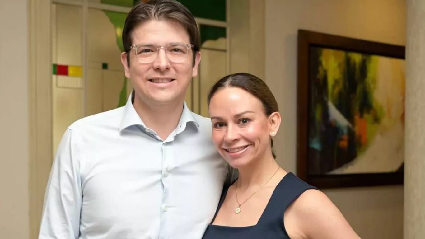 Bokep sotwe indo jilbab the lady seemed cheerful and